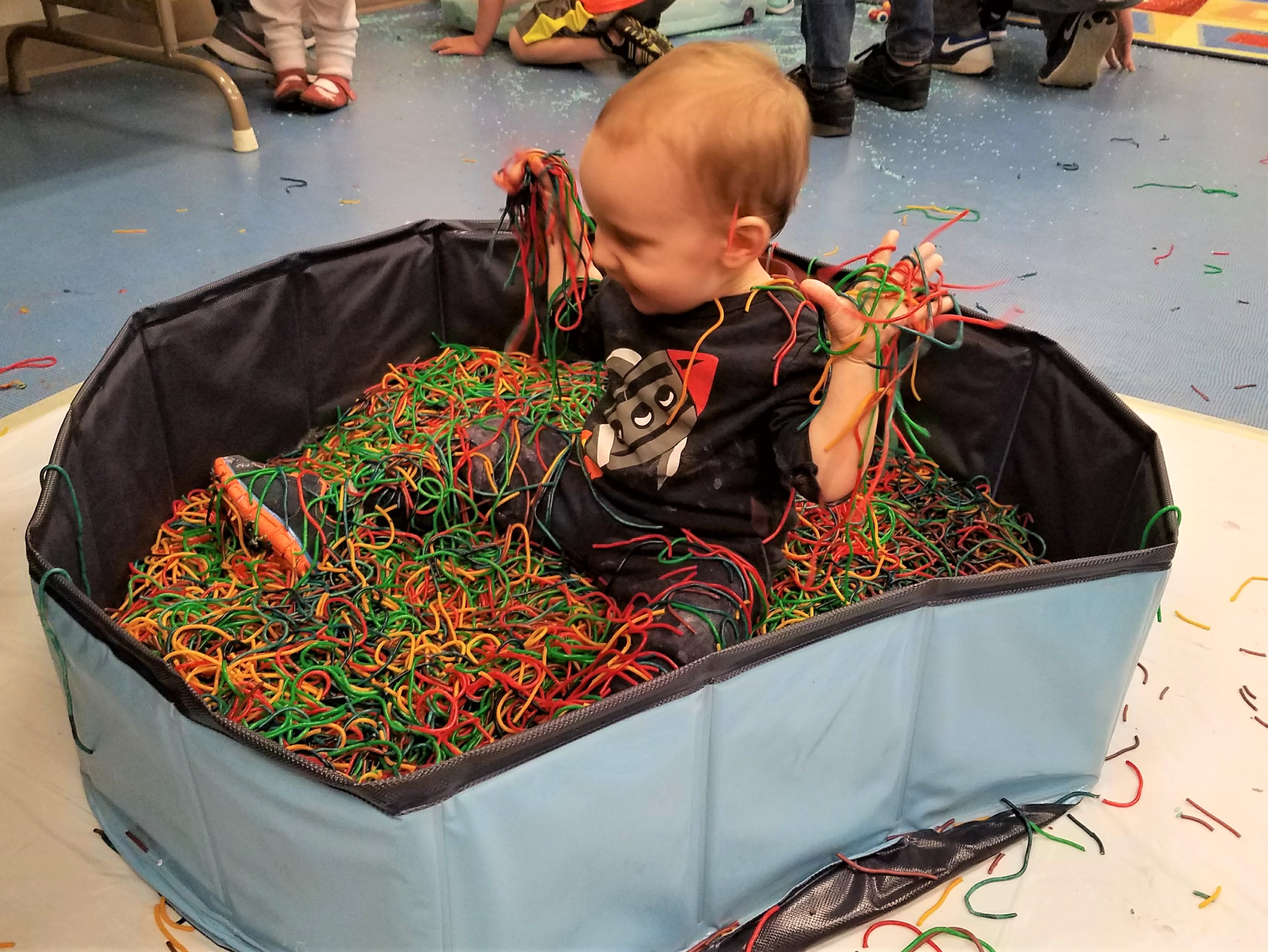 Totally Untidy Toddlers #3: Color! – Librarian Ginny